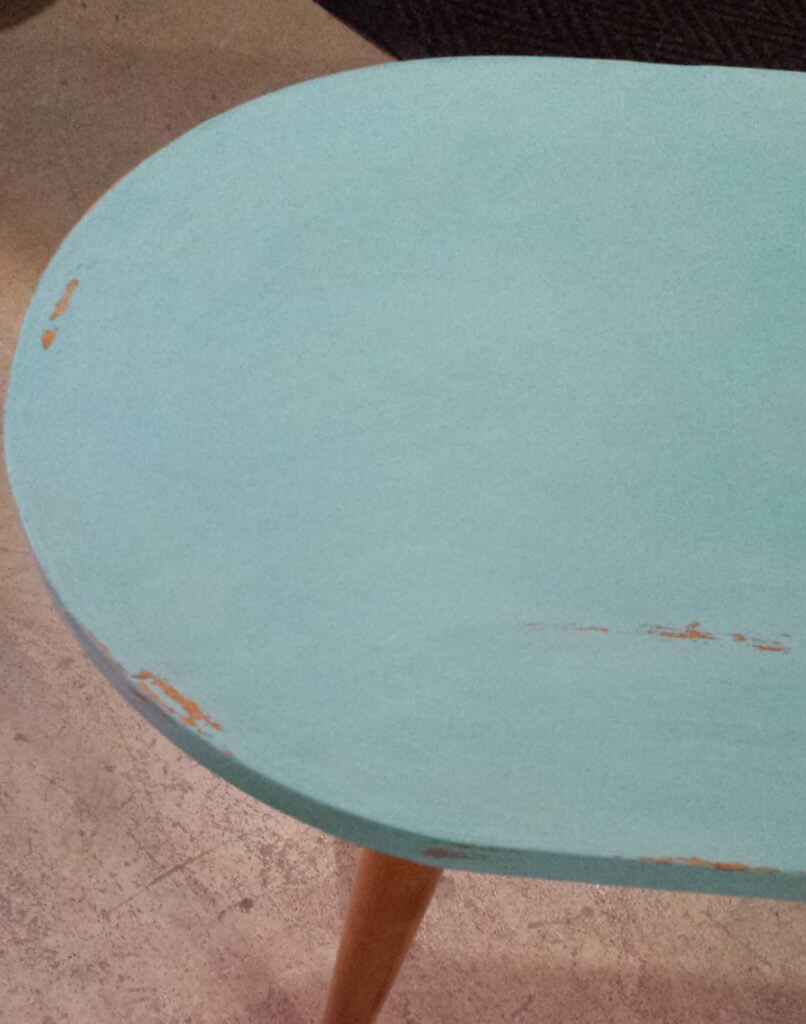 DIY How To Distress A Coffee Table For A Vintage Feel